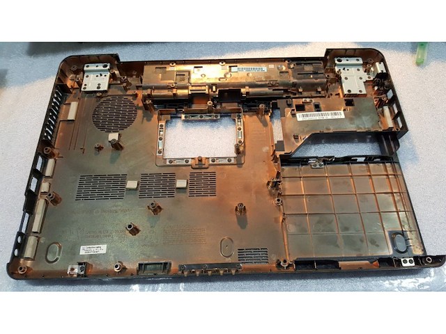 DONJA PLASTIKA KUCISTA ZA TOSHIBA SATELLITE L500D