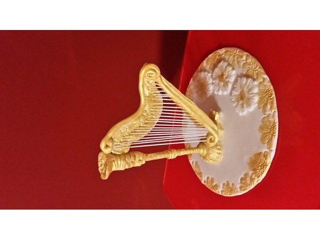 ukrasi za torte zlatna harfa na postolju