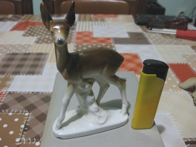 Porcelan figura - Bambi srna