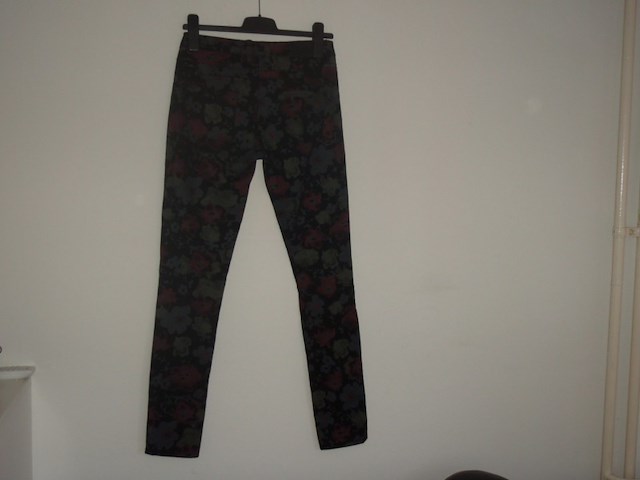 Pantalone AMISU  36 moderno!!!