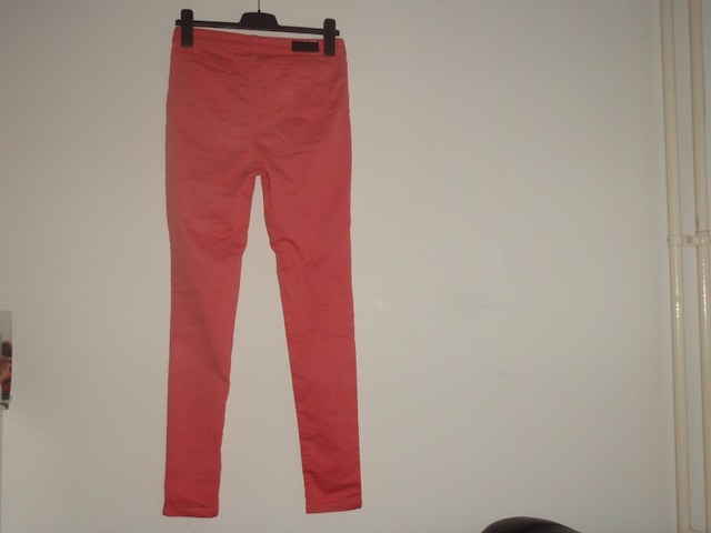 Pantalone VERO MODA 38 visok struk