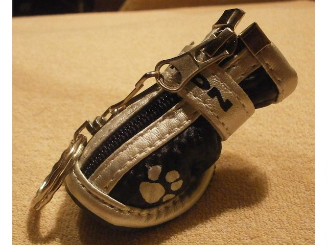 CAMON privezak - cipelica za psa