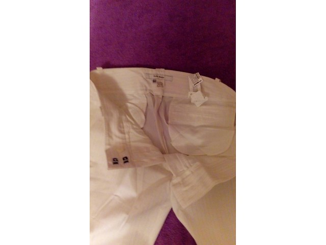 **Zara pantalone**