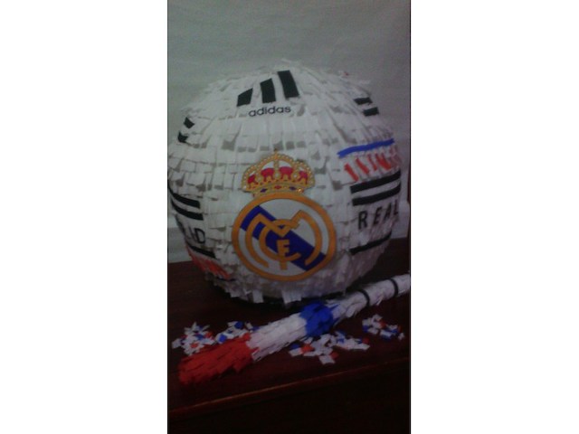 Pinjata lopta Real Madrid(pre kupovine poruka)