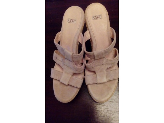 ***UGG Platforme**