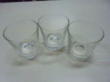 Tri čaše za vodu