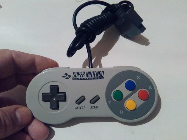 nintendo snes dzojstik ispravan sa slika