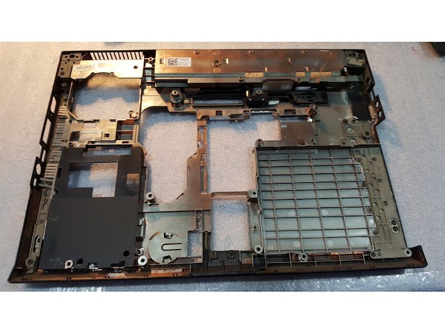 DONJA PLASTIKA KUCISTA ZA DELL Latitude E5400