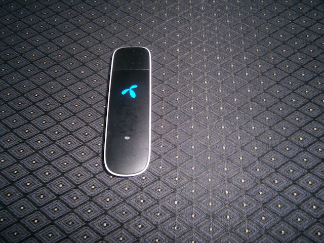 Huawei E353 Telenor usb internet modem otkljucan