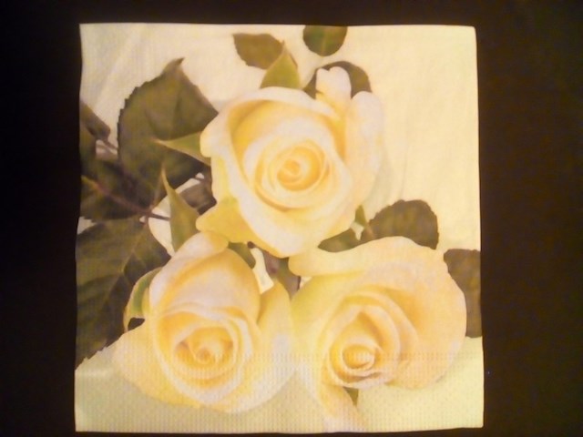 Salveta 3 žute ruže