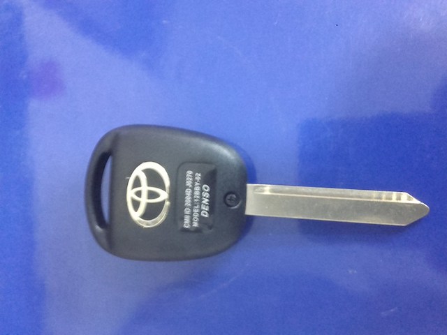 Ključ Toyota 2 Dugmeta (model 2)