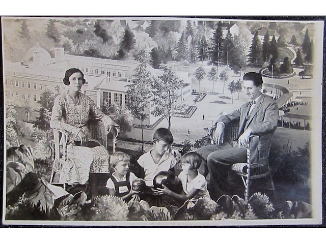 Razglednica-Porodicna fotografija 1931. (2394.)