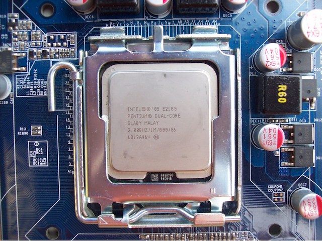 Intel Pentium Dual-Core E2180(2 x 2Ghz/1mb/800)