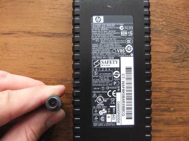 HP adapter 19.5V 6.9A 135W ORIGINAL + GARANCIJA!