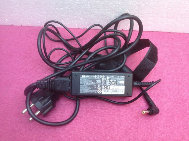 HP adapter 19V 1.58A ORIGINAL + GARANCIJA!