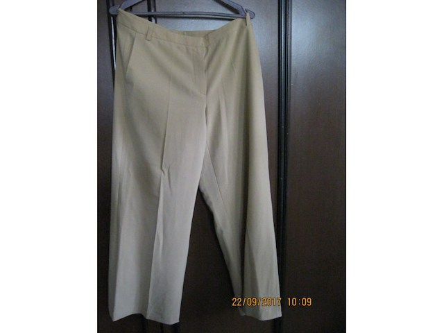 POSTAVLJENE PANTALONE STYL 42