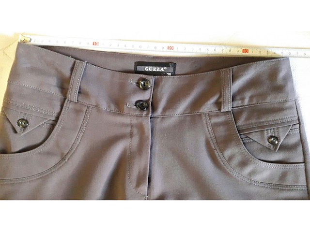 Nove pantalone 38