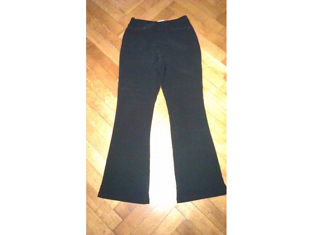 Crne pantalone