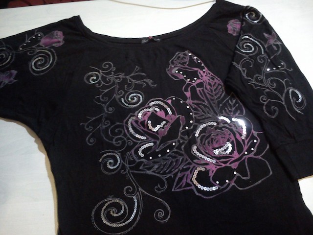 Crna svetlucava bluza tunika sa camac izrezom