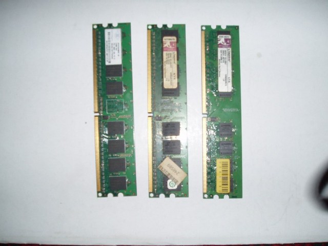 3 plocice ukupno 2gb ddr2 533mhz ispravno