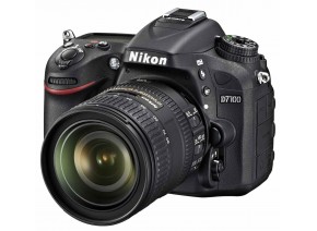 Nikon D7100 16-85 VR