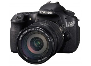 Canon EOS 60D 18-200 IS