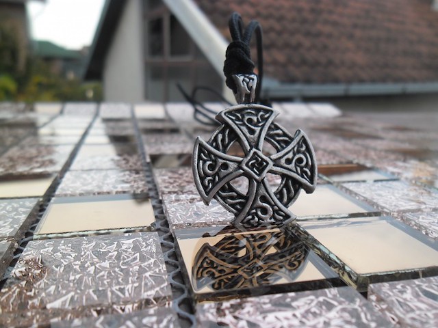 Okrugli Keltski krst ogrlica