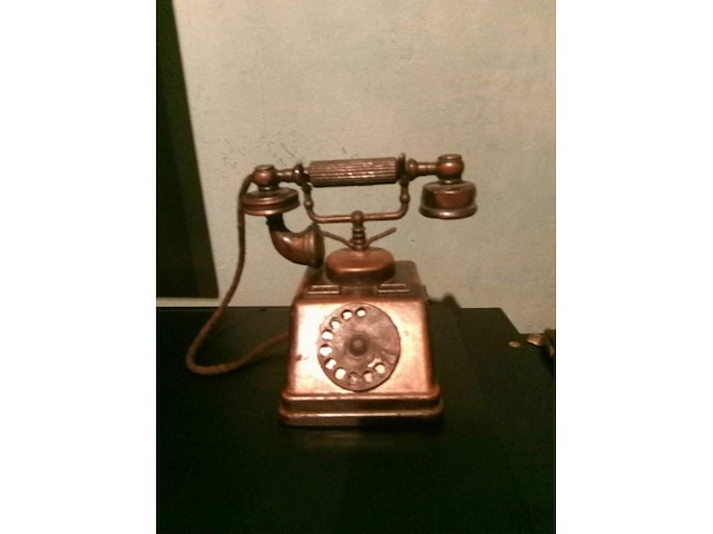 UKRASNI TELEFON