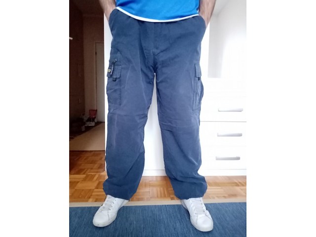 G: Quiksilver postavljene pantalone