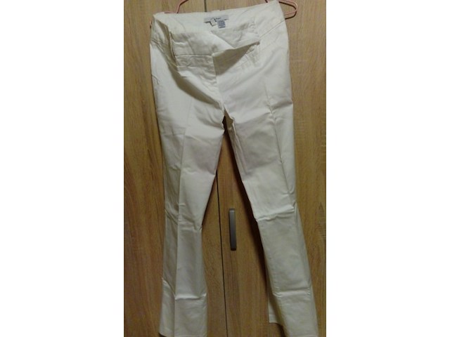 **Zara pantalone**