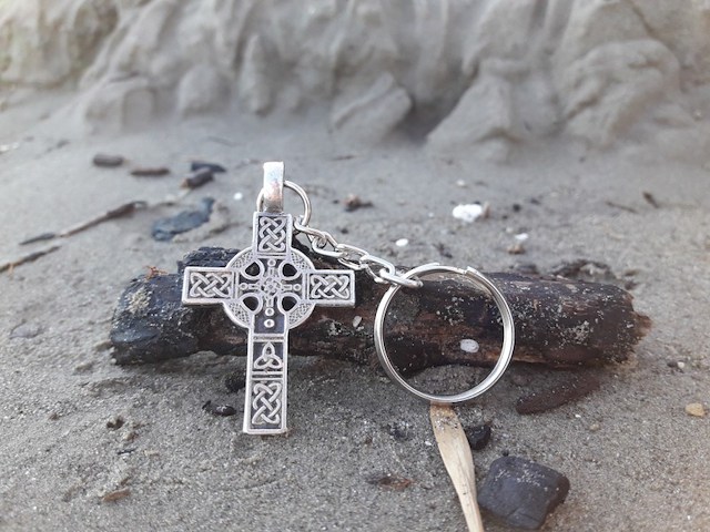 Keltski crkveni krst privezak za kljuceve