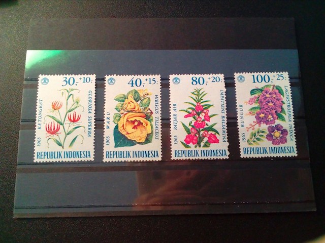 Indonezija Flora 1965 Serija Cisto**    (5899)