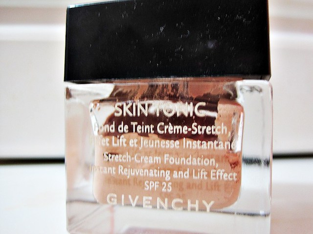 Givenchy Skin Tonic Stretch Cream