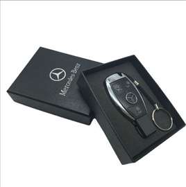 USB flash memorija u obliku Mercedes ključa
