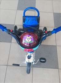 Tricikl za decu plave boje