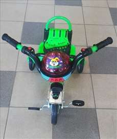 Tricikl za decu zelene boje