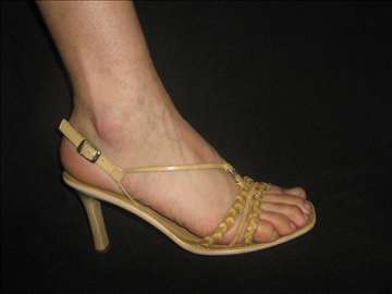 Italijanske krem sandale