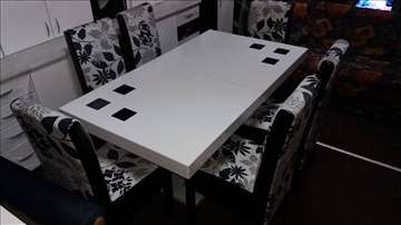 Elegant stil i savršenstvo sto i stolice