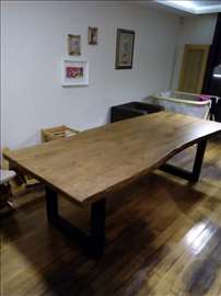 Drveni hrastov sto