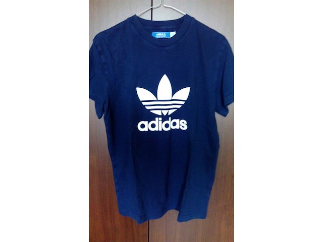 **Adidas majica**