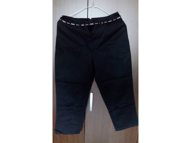 **FENDI 3/4 pantalone**