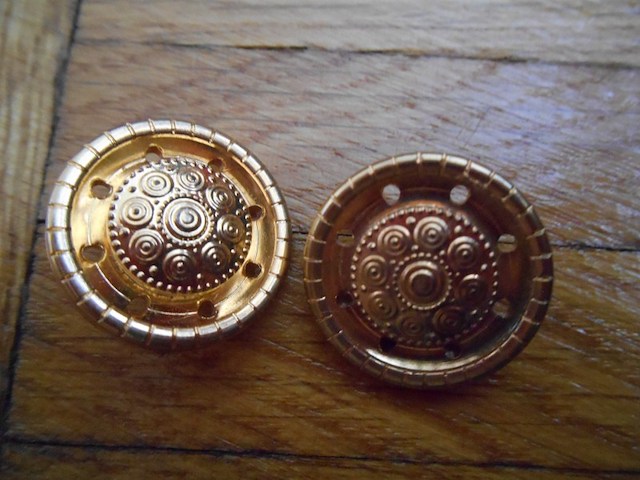 2 ukrasna dugmeta zlatne boje
