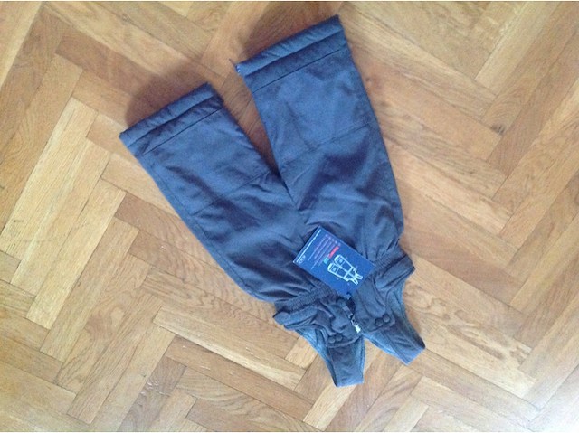 Children place ski pantalone NOVO sa etiketom 6-9m