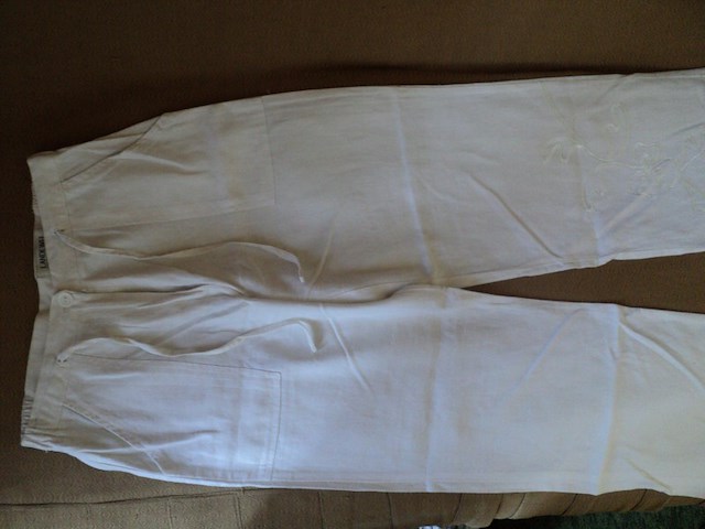 Bele lanene pantalone