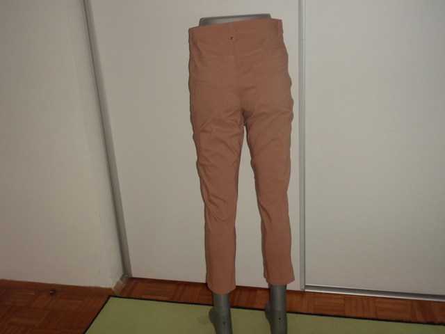 Pantalone 3/4 Laura Torelli  44  NOVO***