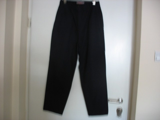 TEGET PANTALONE , KAO NOVE ` YUMCO ` BR : 42