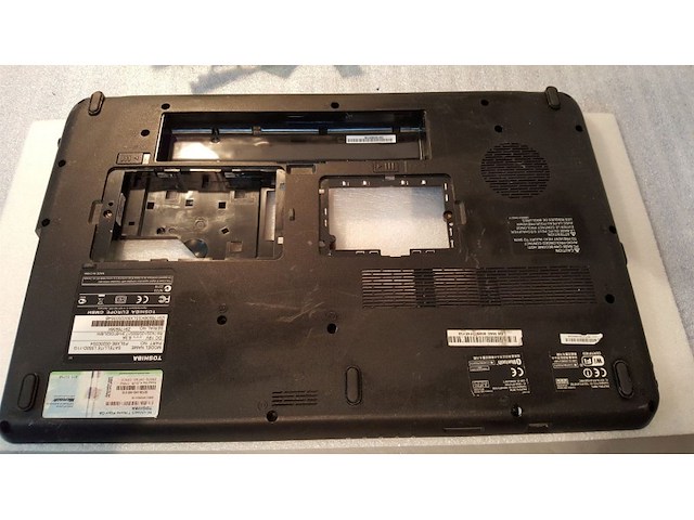 DONJA PLASTIKA KUCISTA ZA TOSHIBA SATELLITE L550D 17.3`