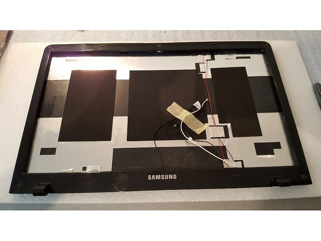 GORNJI DEO KUCISTA  ZA SAMSUNG NP350E5X