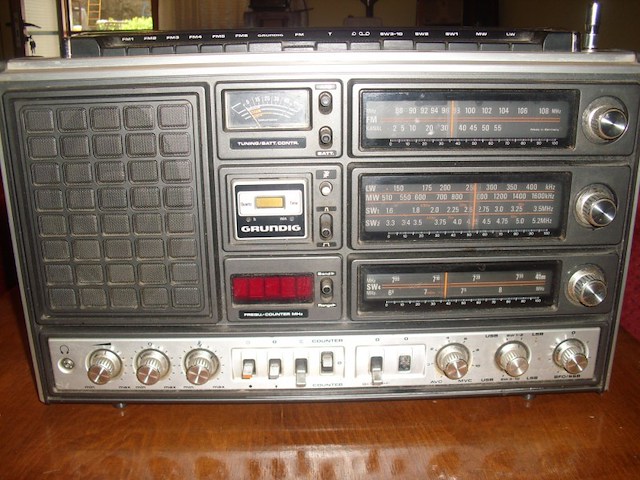 Grundig Satellit 3000