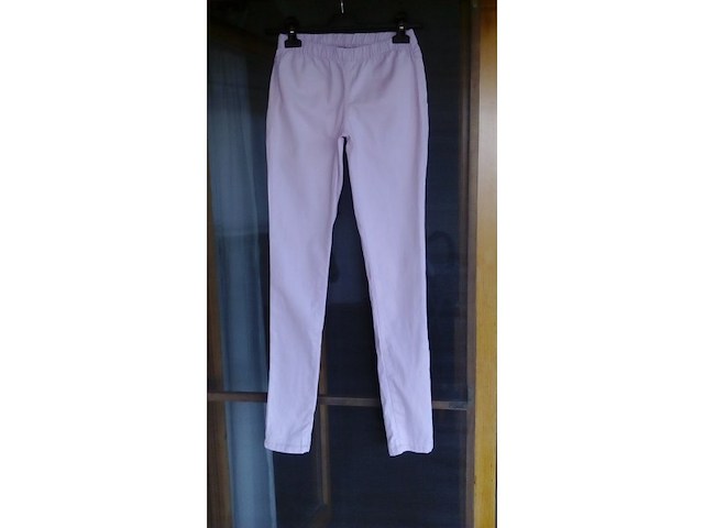Moderne i atraktivne pantalone sv.roza boje, kao nove